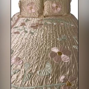 Vintage | Bedding | Vintage Shimmering Satin Bedspread Beautiful Shiny ...